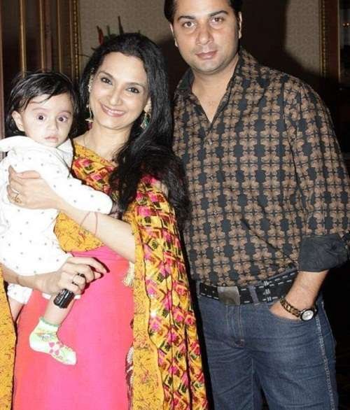 Rajeshwari Sachdev family photos - Celebrity family wiki | CelebrityKick